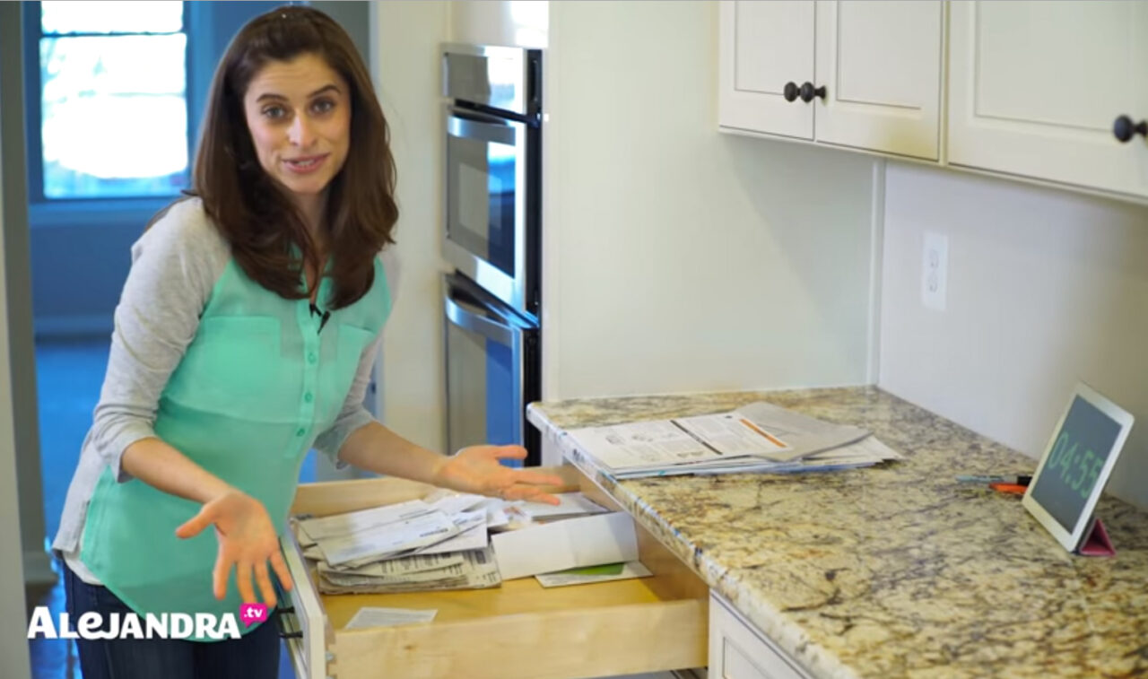 [VIDEO]: How to Sort Papers (Paper Organizing Tips Part 1 of 2 ...